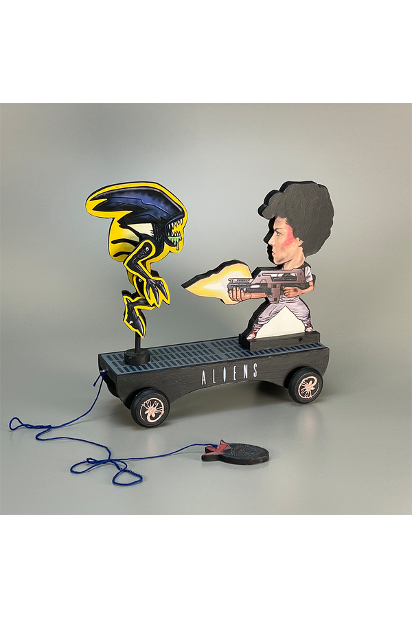13. "Alien & Ripley" Toy by Steve Casino - Hero Complex Gallery